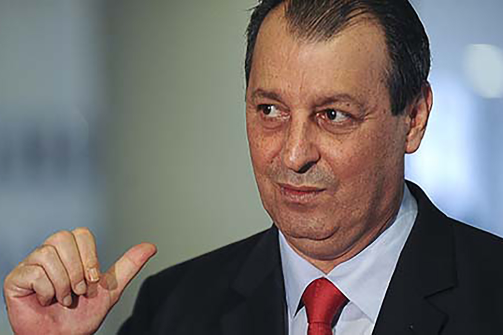 Cassação de Melo causa reviravolta. Eleição 'tampão', com Omar, Melo e ...