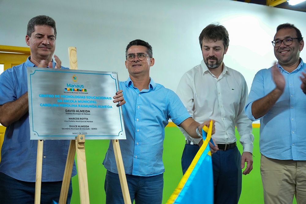 Após 39 anos sem reforma, Escola Carolina Perolina Raimunda Almeida é ...