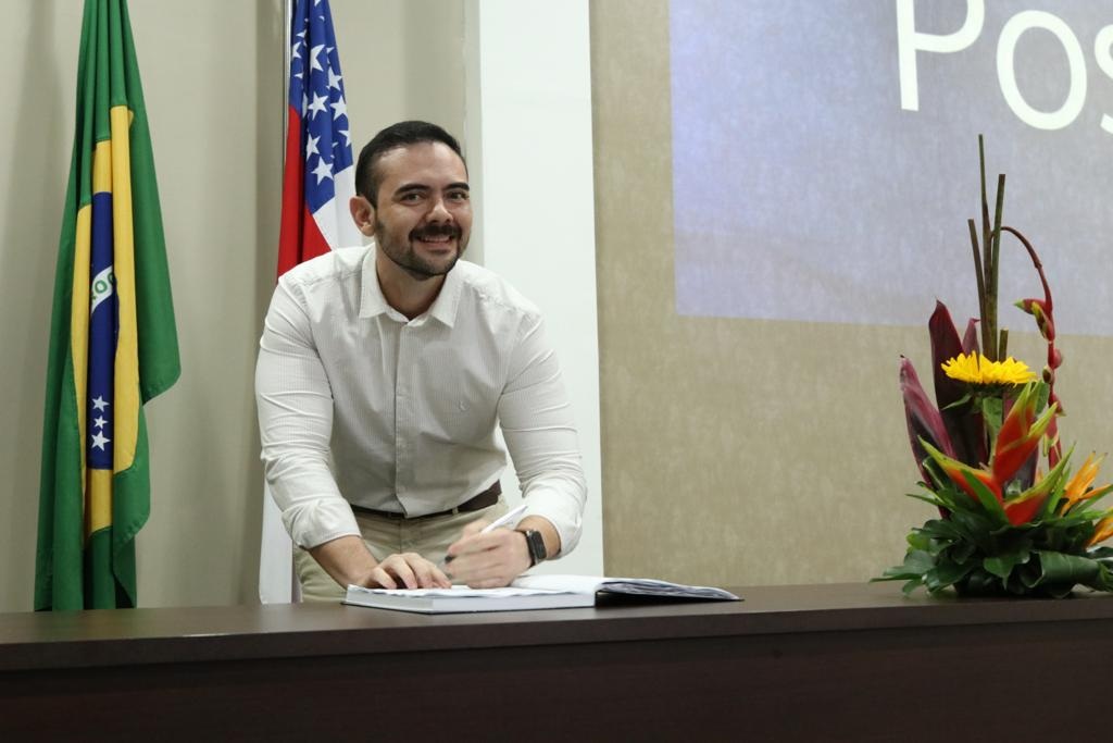 PGE-AM empossa novos aprovados no 1º concurso público - Portal do Marcos Santos