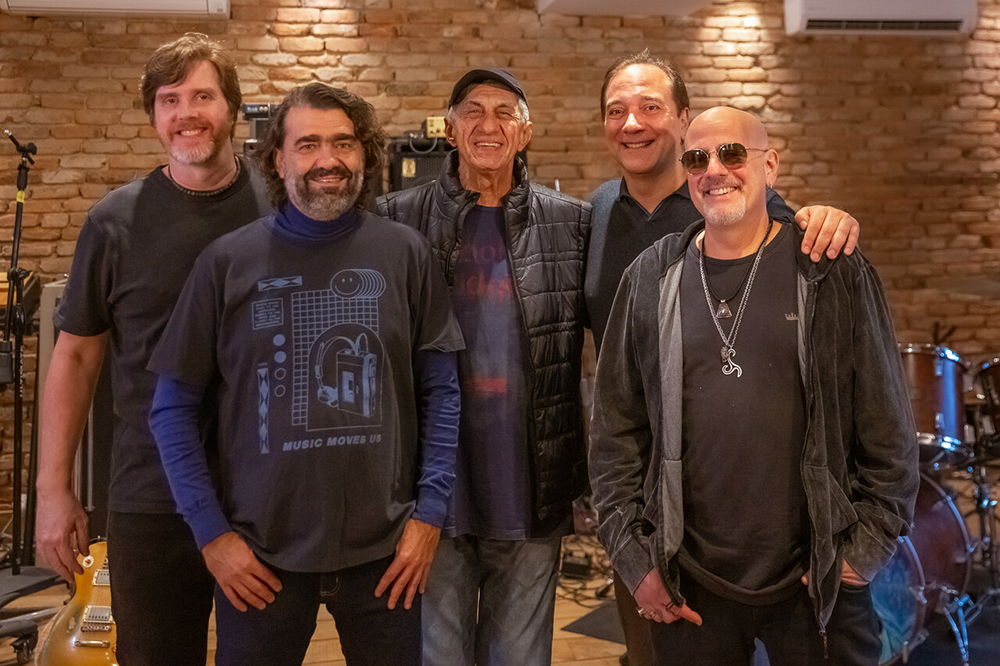 Banda Biquíni lança single com participação de Fagner